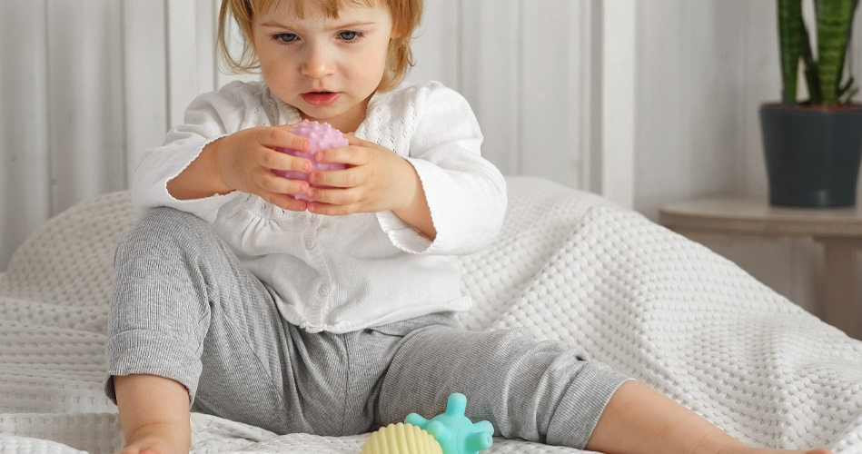 Activités sensorielles : le toucher pour explorer le langage | Educatout